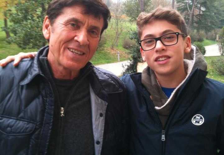 Il figlio di Gianni Morandi ascolta Skrillex | Deer Waves
