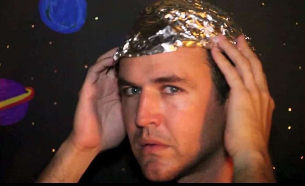 Matt Farley guadagna 16mila euro l’anno scrivendo canzoni con le parole più cercate su Google ...