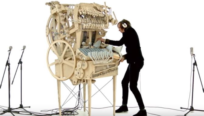 Ecco Marble Machine, lo strumento che suona grazie a duemila biglie ...
