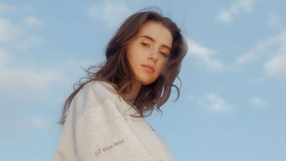Clairo ha fatto una cover di “I’ll Try Anything Once” degli Strokes ...